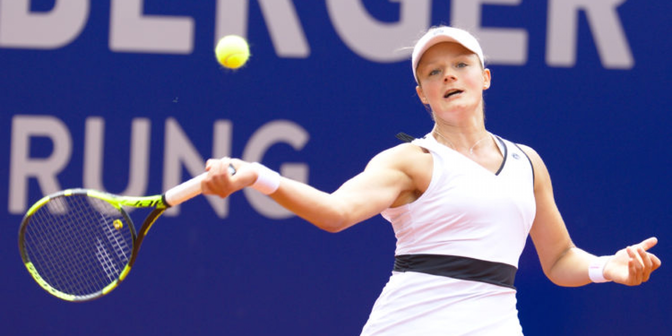 Anna Zaja – Drop Volley Hit